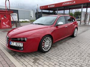 Red Alfa Romeo 159 2007 in Jurmala, with an engine capacity of 2.40 L and mileage of 235 thousand km for 4990 €, photo 5 on AUTOMOTO.COM.LV