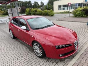 Red Alfa Romeo 159 2007 in Jurmala, with an engine capacity of 2.40 L and mileage of 235 thousand km for 4990 €, photo 7 on AUTOMOTO.COM.LV