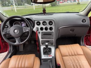 Red Alfa Romeo 159 2007 in Jurmala, with an engine capacity of 2.40 L and mileage of 235 thousand km for 4990 €, photo 20 on AUTOMOTO.COM.LV