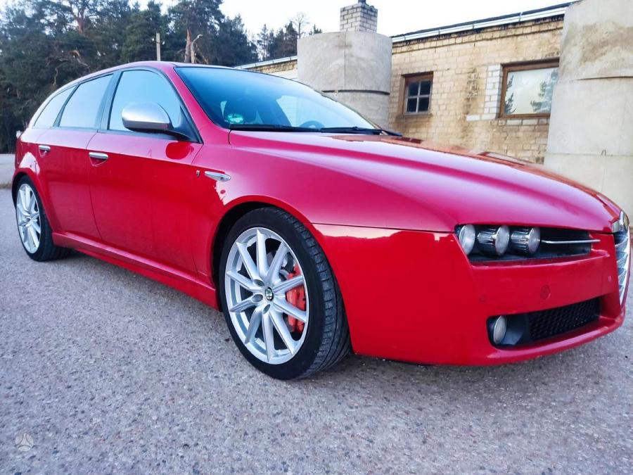 Красный Альфа Ромео 159 2010 в Утена, объемом двигателя 1.96 л и пробегом 274 тыс. км за 3800 €, фото 12 на AUTOMOTO.COM.LV