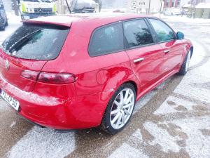 Red Alfa Romeo 159 2010 in Utena, with an engine capacity of 2.00 L and mileage of 258 thousand km for 3750 €, photo 8 on AUTOMOTO.COM.LV