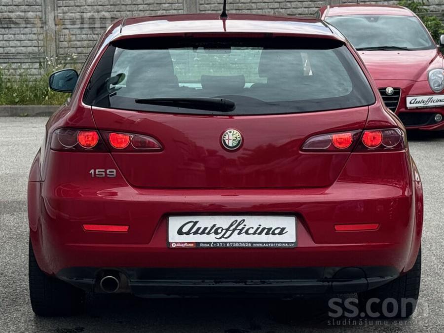 Sarkans Alfa Romeo 159 2010 Rīga, ar dzinēja tilpumu 1.80 L un nobraukumu 116 tūkst. km par 5900 €, foto 7 vietnē AUTOMOTO.COM.LV
