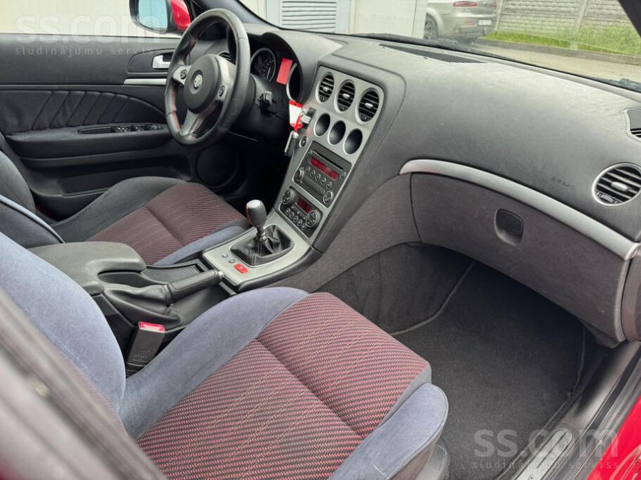 Sarkans Alfa Romeo 159 2010 Rīga, ar dzinēja tilpumu 1.80 L un nobraukumu 116 tūkst. km par 5900 €, foto 11 vietnē AUTOMOTO.COM.LV