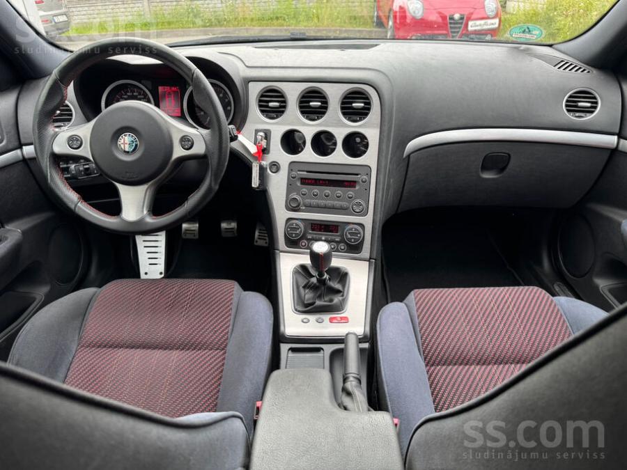 Sarkans Alfa Romeo 159 2010 Rīga, ar dzinēja tilpumu 1.80 L un nobraukumu 116 tūkst. km par 5900 €, foto 18 vietnē AUTOMOTO.COM.LV