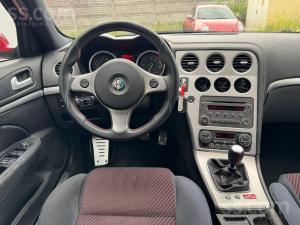 Sarkans Alfa Romeo 159 2010 Rīga, ar dzinēja tilpumu 1.80 L un nobraukumu 116 tūkst. km par 5900 €, foto 19 vietnē AUTOMOTO.COM.LV