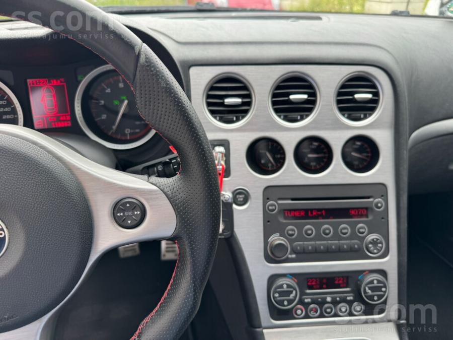 Sarkans Alfa Romeo 159 2010 Rīga, ar dzinēja tilpumu 1.80 L un nobraukumu 116 tūkst. km par 5900 €, foto 22 vietnē AUTOMOTO.COM.LV