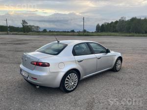 Alfa Romeo 159 2006 Rīga, ar dzinēja tilpumu 2.40 L un nobraukumu 341 tūkst. km par 2100 €, foto 3 vietnē AUTOMOTO.COM.LV