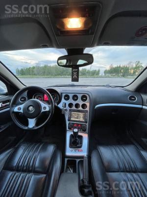 Alfa Romeo 159 2006 Rīga, ar dzinēja tilpumu 2.40 L un nobraukumu 341 tūkst. km par 2100 €, foto 7 vietnē AUTOMOTO.COM.LV