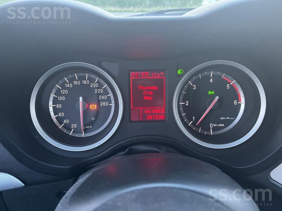 Alfa Romeo 159 2006 Rīga, ar dzinēja tilpumu 2.40 L un nobraukumu 341 tūkst. km par 2100 €, foto 8 vietnē AUTOMOTO.COM.LV