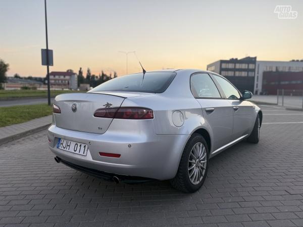 Alfa Romeo 159 2006 in Kaunas, with an engine capacity of 1.90 L and mileage of 284 thousand km for 1300 €, photo 2 on AUTOMOTO.COM.LV