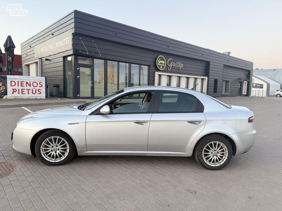 Alfa Romeo 159 2006 Kauņa, ar dzinēja tilpumu 1.90 L un nobraukumu 284 tūkst. km par 1300 €, foto 9 vietnē AUTOMOTO.COM.LV