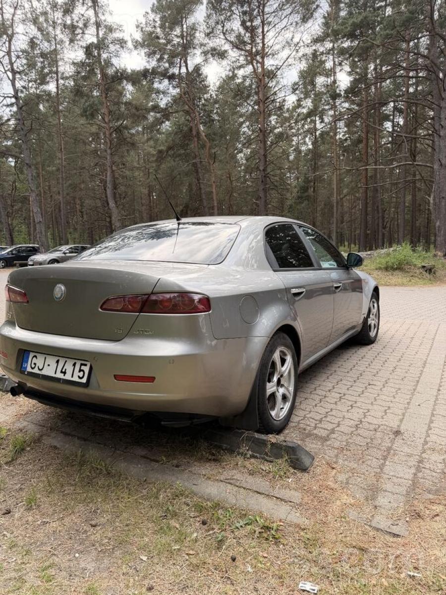 Alfa Romeo 159 2007 Rīga, ar dzinēja tilpumu 1.90 L un nobraukumu 179 tūkst. km par 1650 €, foto 4 vietnē AUTOMOTO.COM.LV