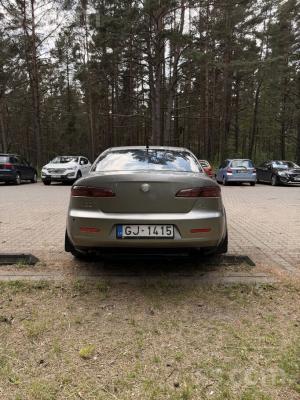 Alfa Romeo 159 2007 Rīga, ar dzinēja tilpumu 1.90 L un nobraukumu 179 tūkst. km par 1650 €, foto 5 vietnē AUTOMOTO.COM.LV