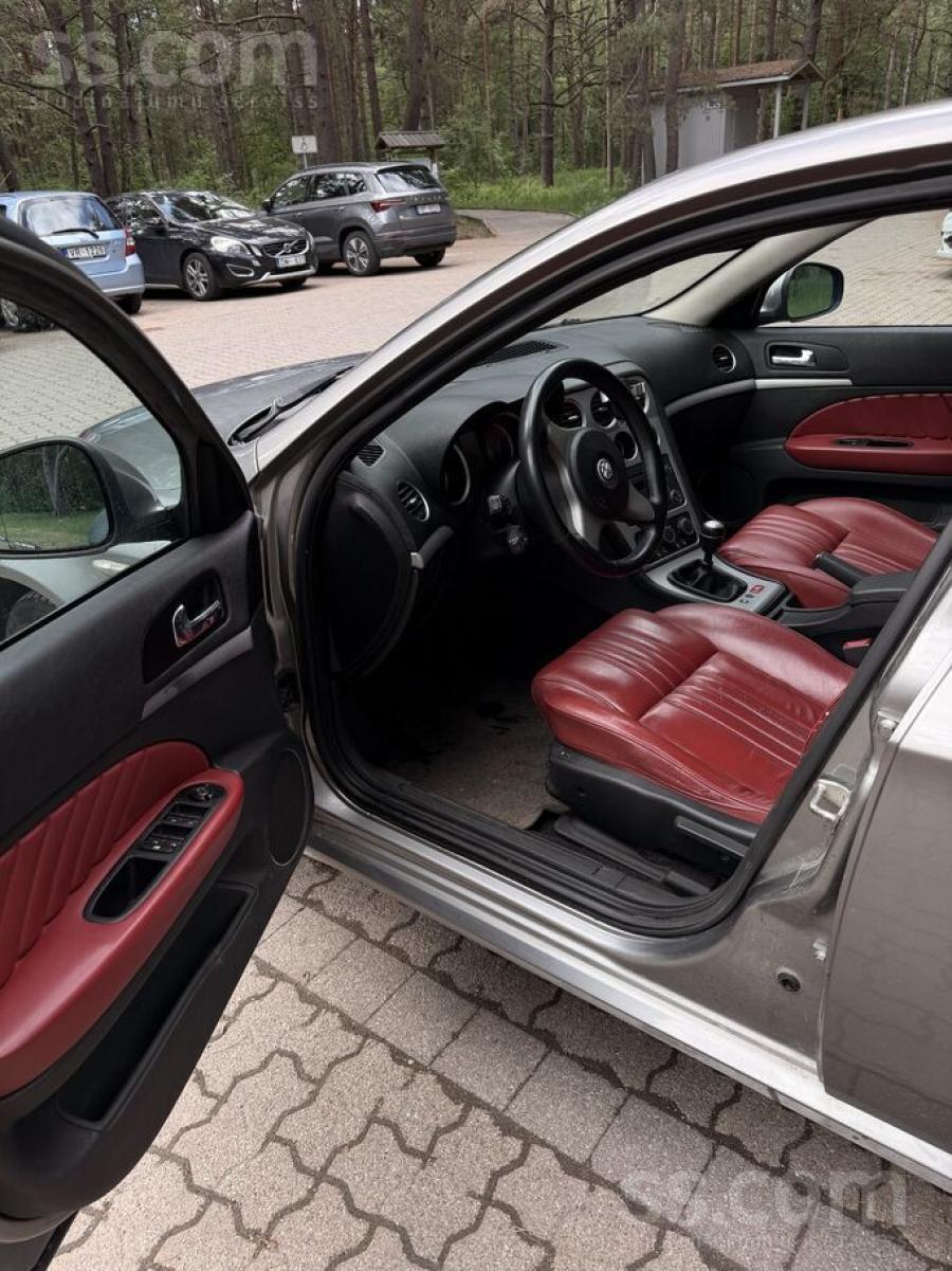 Alfa Romeo 159 2007 Rīga, ar dzinēja tilpumu 1.90 L un nobraukumu 179 tūkst. km par 1650 €, foto 9 vietnē AUTOMOTO.COM.LV