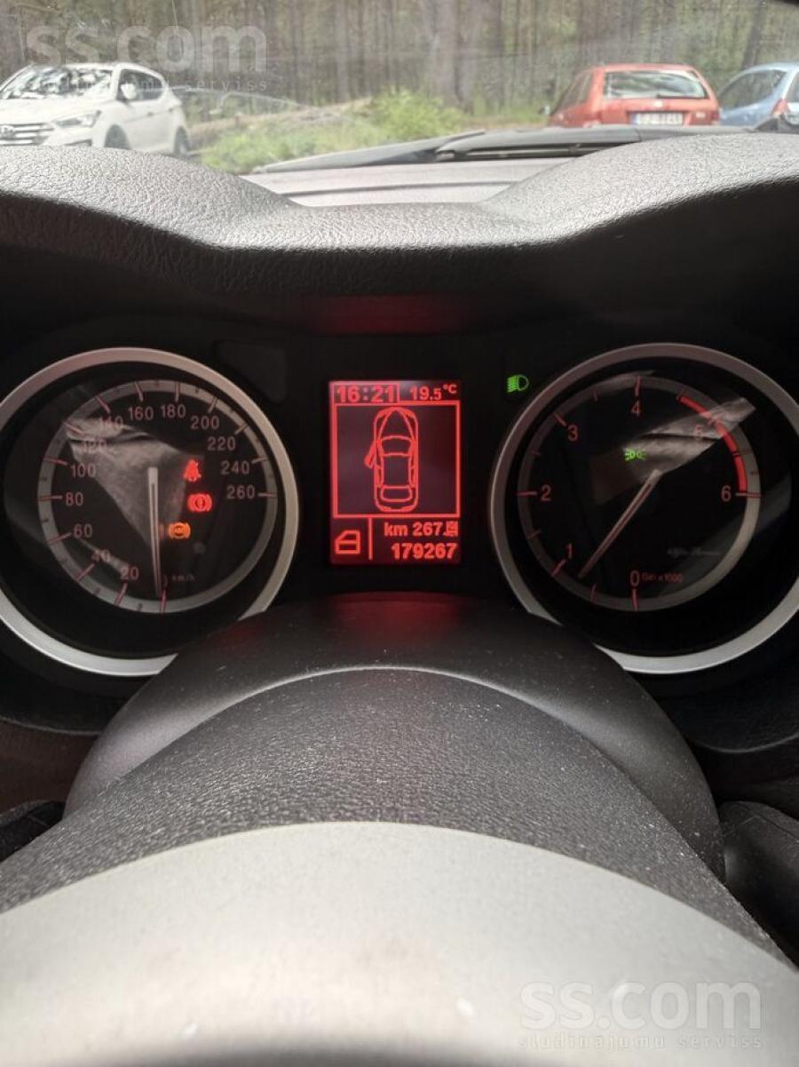 Alfa Romeo 159 2007 Rīga, ar dzinēja tilpumu 1.90 L un nobraukumu 179 tūkst. km par 1650 €, foto 12 vietnē AUTOMOTO.COM.LV