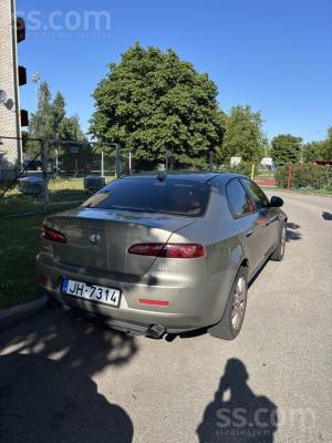 Alfa Romeo 159 2007 in Ventspils, with an engine capacity of 2.40 L and mileage of 213 thousand km for 1250 €, photo 3 on AUTOMOTO.COM.LV