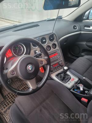 Alfa Romeo 159 2009 Rīga, ar dzinēja tilpumu 1.90 L un nobraukumu 222 tūkst. km par 3000 €, foto 6 vietnē AUTOMOTO.COM.LV