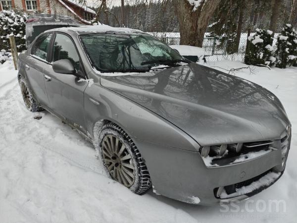 Alfa Romeo 159 2009 Rīga, ar dzinēja tilpumu 2.20 L un nobraukumu 215 tūkst. km par 1550 €, foto 2 vietnē AUTOMOTO.COM.LV