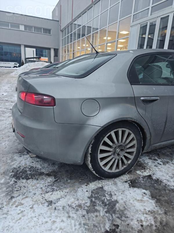 Alfa Romeo 159 2009 Rīga, ar dzinēja tilpumu 2.20 L un nobraukumu 215 tūkst. km par 1550 €, foto 4 vietnē AUTOMOTO.COM.LV