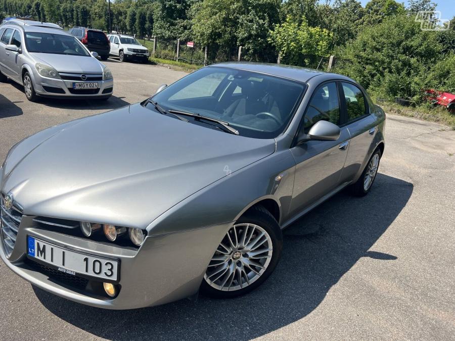 Alfa Romeo 159 2009 in Siauliai, with an engine capacity of 2.00 L and mileage of 0 thousand km for 1949 €, photo 4 on AUTOMOTO.COM.LV