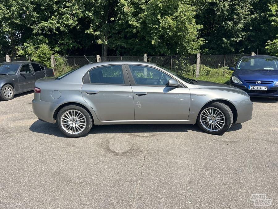 Alfa Romeo 159 2009 in Siauliai, with an engine capacity of 2.00 L and mileage of 0 thousand km for 1949 €, photo 7 on AUTOMOTO.COM.LV