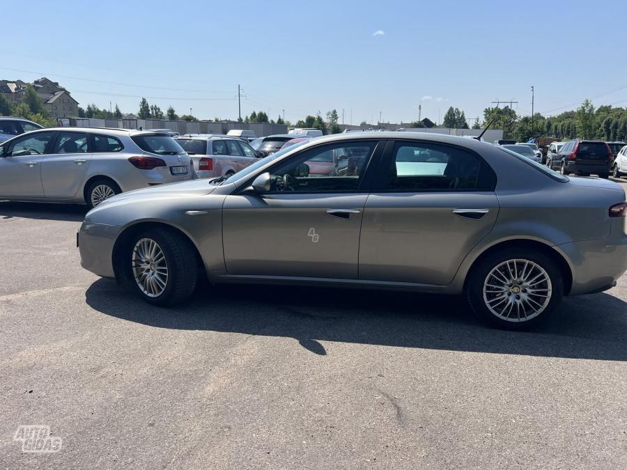 Alfa Romeo 159 2009 Šauļi, ar dzinēja tilpumu 2.00 L un nobraukumu 0 tūkst. km par 1949 €, foto 6 vietnē AUTOMOTO.COM.LV