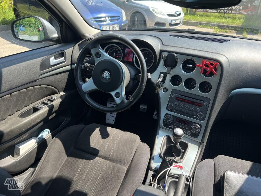 Alfa Romeo 159 2009 Šauļi, ar dzinēja tilpumu 2.00 L un nobraukumu 0 tūkst. km par 1949 €, foto 13 vietnē AUTOMOTO.COM.LV