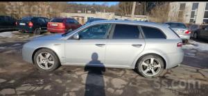 Alfa Romeo 159 2006 Rīga, ar dzinēja tilpumu 2.40 L un nobraukumu 238 tūkst. km par 1150 €, foto 4 vietnē AUTOMOTO.COM.LV