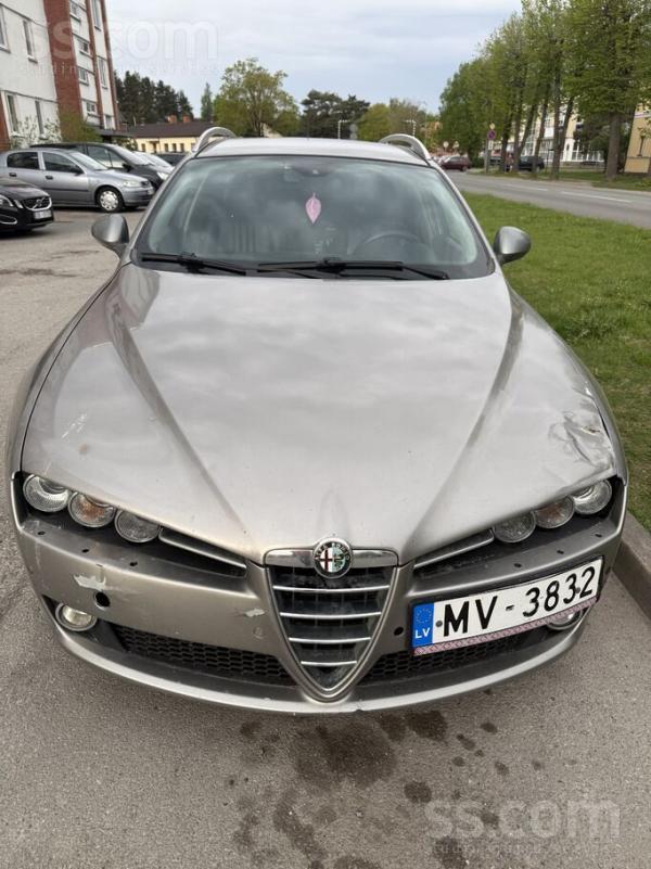 Alfa Romeo 159 2006 in Riga, with an engine capacity of 1.90 L and mileage of 366 thousand km for 900 €, photo 1 on AUTOMOTO.COM.LV