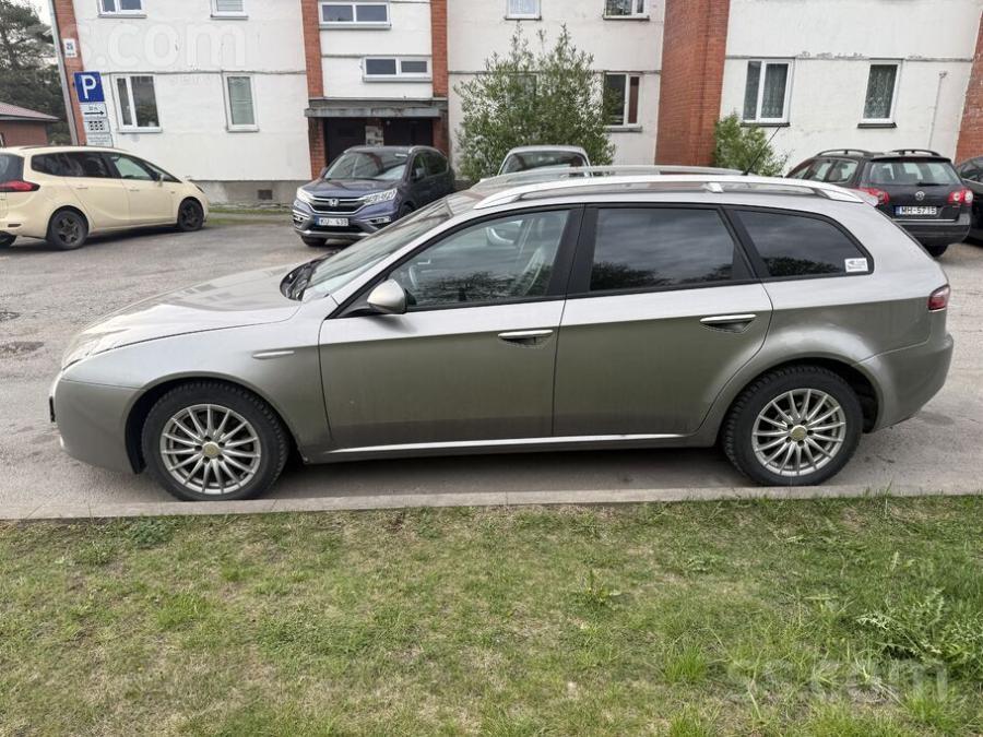 Alfa Romeo 159 2006 Rīga, ar dzinēja tilpumu 1.90 L un nobraukumu 366 tūkst. km par 900 €, foto 5 vietnē AUTOMOTO.COM.LV