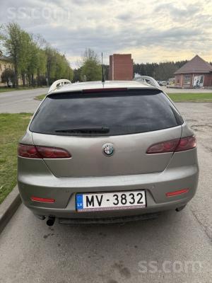 Alfa Romeo 159 2006 Rīga, ar dzinēja tilpumu 1.90 L un nobraukumu 366 tūkst. km par 900 €, foto 6 vietnē AUTOMOTO.COM.LV