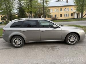 Alfa Romeo 159 2006 Rīga, ar dzinēja tilpumu 1.90 L un nobraukumu 366 tūkst. km par 900 €, foto 7 vietnē AUTOMOTO.COM.LV