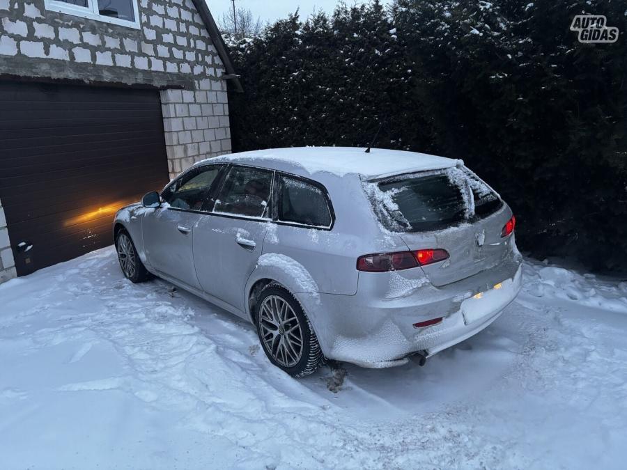 Alfa Romeo 159 2007 in Vilnius, with an engine capacity of 1.90 L and mileage of 400 thousand km for 800 €, photo 2 on AUTOMOTO.COM.LV