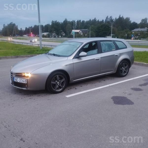 Alfa Romeo 159 2007 in Riga, with an engine capacity of 1.90 L and mileage of 318 thousand km for 2000 €, photo 4 on AUTOMOTO.COM.LV