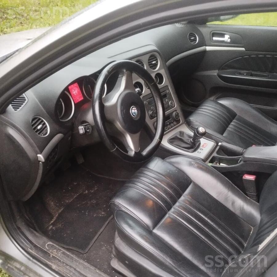 Alfa Romeo 159 2007 Rīga, ar dzinēja tilpumu 1.90 L un nobraukumu 318 tūkst. km par 2000 €, foto 10 vietnē AUTOMOTO.COM.LV