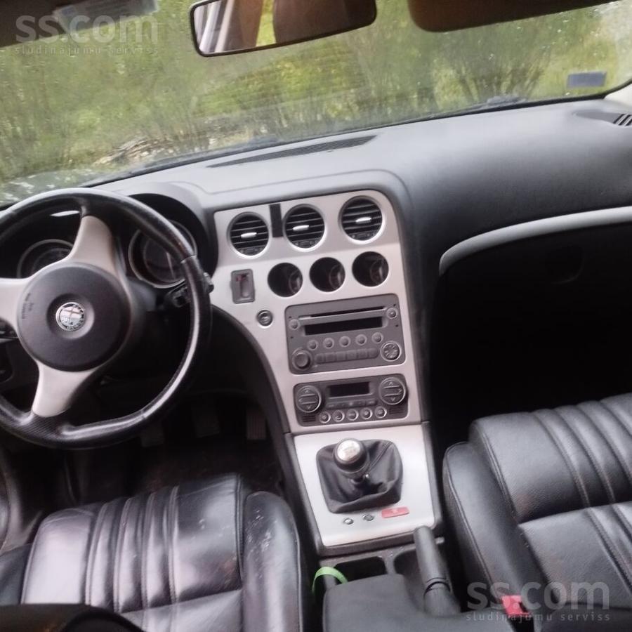 Alfa Romeo 159 2007 Rīga, ar dzinēja tilpumu 1.90 L un nobraukumu 318 tūkst. km par 2000 €, foto 12 vietnē AUTOMOTO.COM.LV