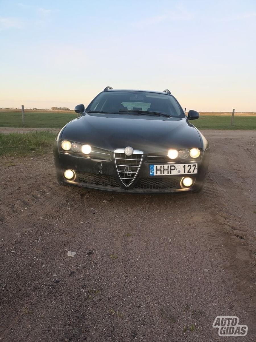 Alfa Romeo 159 2007 in Silute, with an engine capacity of 1.90 L and mileage of 311 thousand km for 750 €, photo 4 on AUTOMOTO.COM.LV