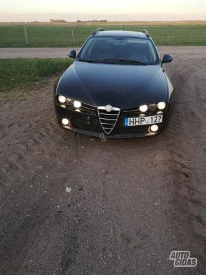 Alfa Romeo 159 2007 in Silute, with an engine capacity of 1.90 L and mileage of 311 thousand km for 750 €, photo 5 on AUTOMOTO.COM.LV