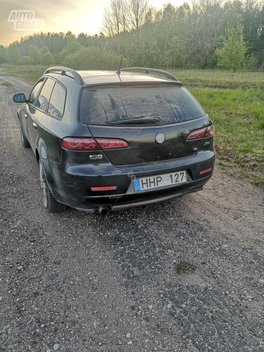 Alfa Romeo 159 2007 in Silute, with an engine capacity of 1.90 L and mileage of 311 thousand km for 750 €, photo 6 on AUTOMOTO.COM.LV