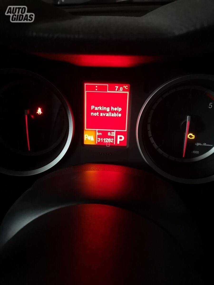 Alfa Romeo 159 2007 in Silute, with an engine capacity of 1.90 L and mileage of 311 thousand km for 750 €, photo 12 on AUTOMOTO.COM.LV