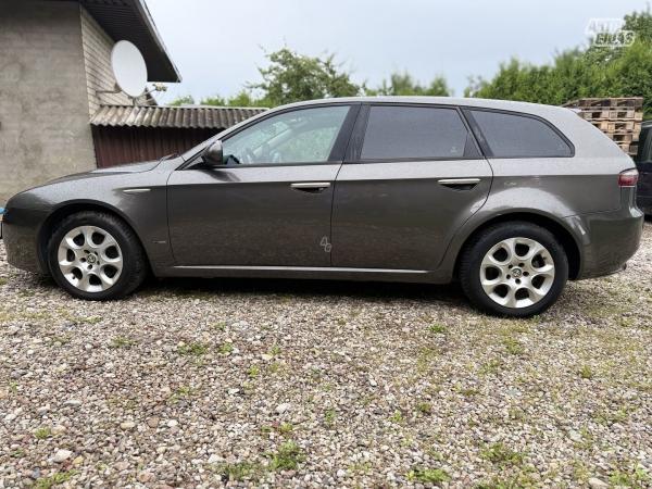Alfa Romeo 159 2007 in Kaunas, with an engine capacity of 1.90 L and mileage of 259 thousand km for 1300 €, photo 5 on AUTOMOTO.COM.LV