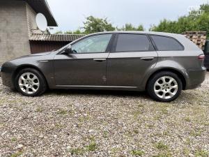 Alfa Romeo 159 2007 in Kaunas, with an engine capacity of 1.90 L and mileage of 259 thousand km for 1300 €, photo 6 on AUTOMOTO.COM.LV