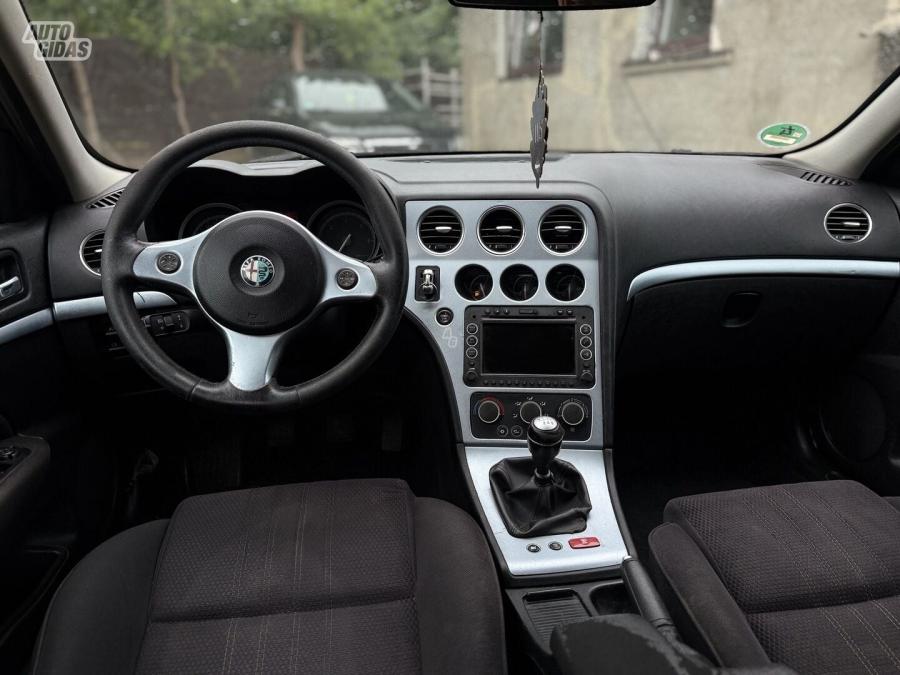 Alfa Romeo 159 2007 in Kaunas, with an engine capacity of 1.90 L and mileage of 259 thousand km for 1300 €, photo 8 on AUTOMOTO.COM.LV
