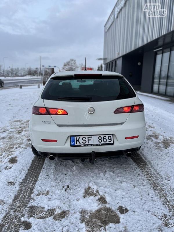 Alfa Romeo 159 2008 Panevēža, ar dzinēja tilpumu 2.40 L un nobraukumu 291 tūkst. km par 1700 €, foto 4 vietnē AUTOMOTO.COM.LV