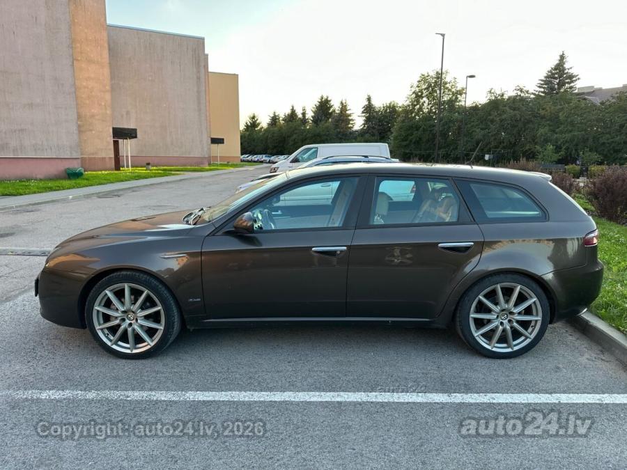 Alfa Romeo 159 2008 Tallina, ar dzinēja tilpumu 1.90 L un nobraukumu 240 tūkst. km par 2500 €, foto 6 vietnē AUTOMOTO.COM.LV