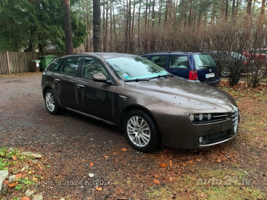 Alfa Romeo 159 2008 Tallina, ar dzinēja tilpumu 1.90 L un nobraukumu 240 tūkst. km par 2500 €, foto 9 vietnē AUTOMOTO.COM.LV