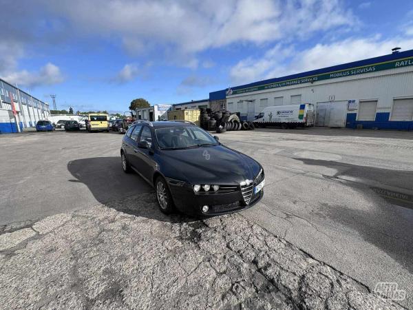 Alfa Romeo 159 2009 in Klaipeda, with an engine capacity of 1.90 L and mileage of 290 thousand km for 1750 €, photo 1 on AUTOMOTO.COM.LV