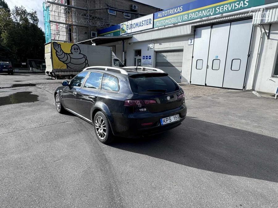 Alfa Romeo 159 2009 in Klaipeda, with an engine capacity of 1.90 L and mileage of 290 thousand km for 1750 €, photo 5 on AUTOMOTO.COM.LV