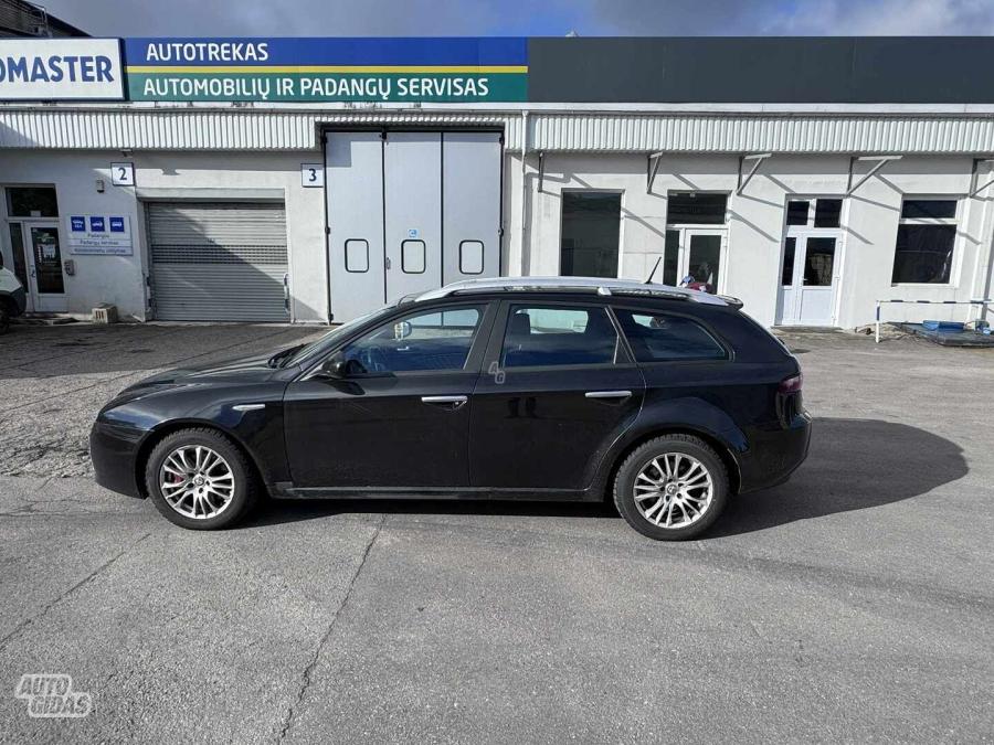 Alfa Romeo 159 2009 in Klaipeda, with an engine capacity of 1.90 L and mileage of 340 thousand km for 1650 €, photo 1 on AUTOMOTO.COM.LV