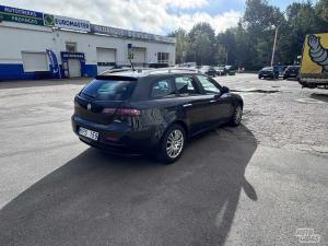 Alfa Romeo 159 2009 in Klaipeda, with an engine capacity of 1.90 L and mileage of 340 thousand km for 1650 €, photo 6 on AUTOMOTO.COM.LV
